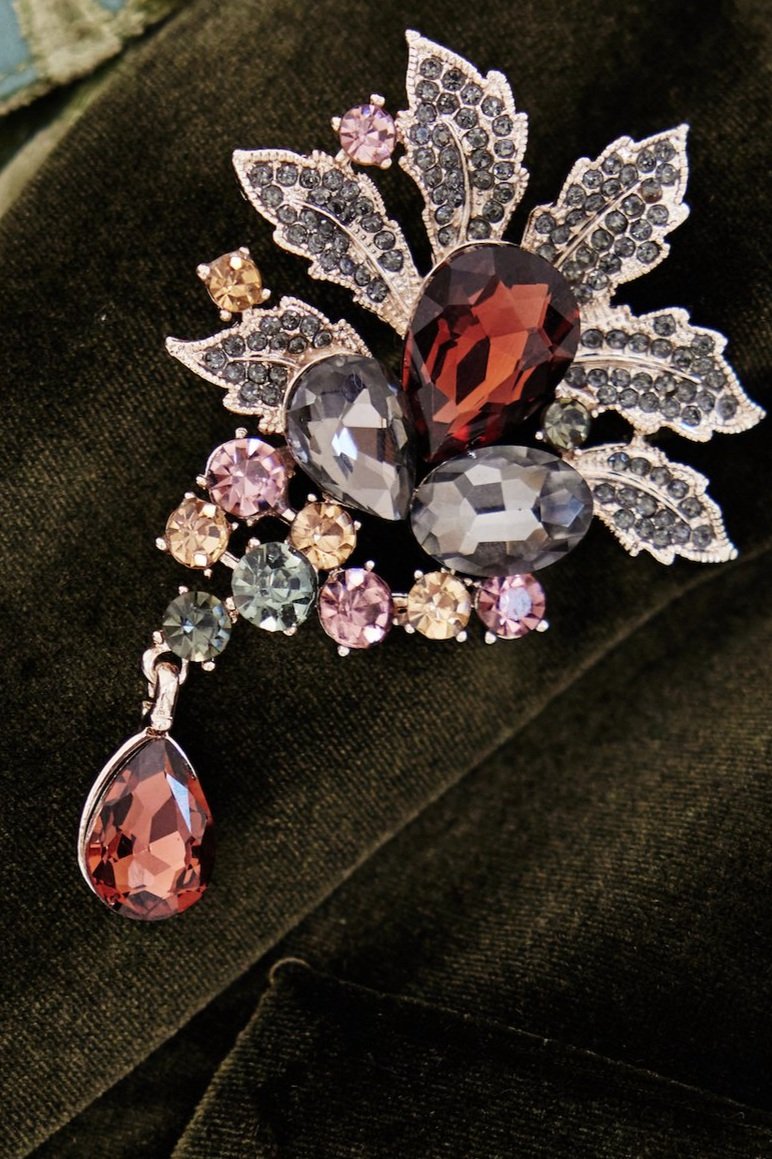 Victoria Brooch – Zoe Clare Leura Village